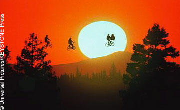 E.T. bicycle ride voted Universal’s most memorable moment « Celebrity ...