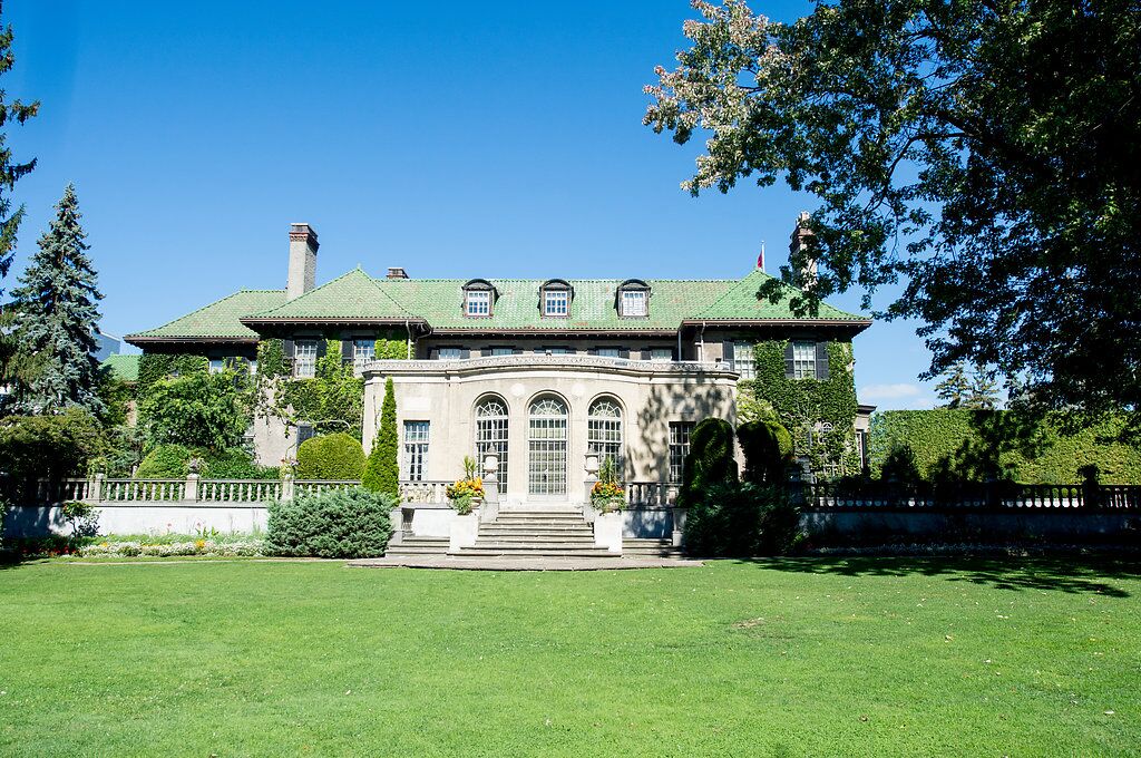 Back view of the mansion « Celebrity Gossip and Movie News