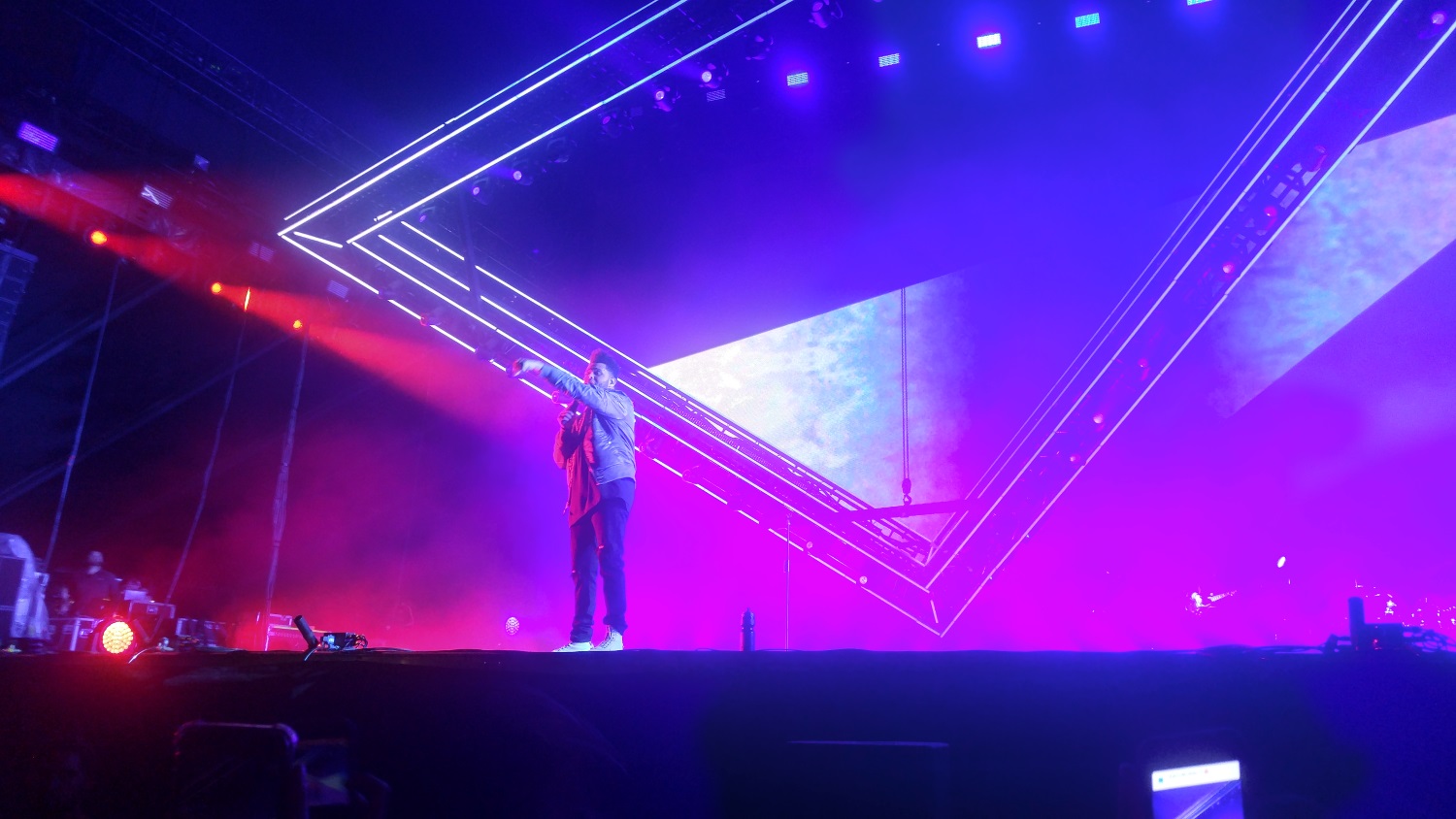 The Weeknd sings his top singles « Celebrity Gossip and Movie News