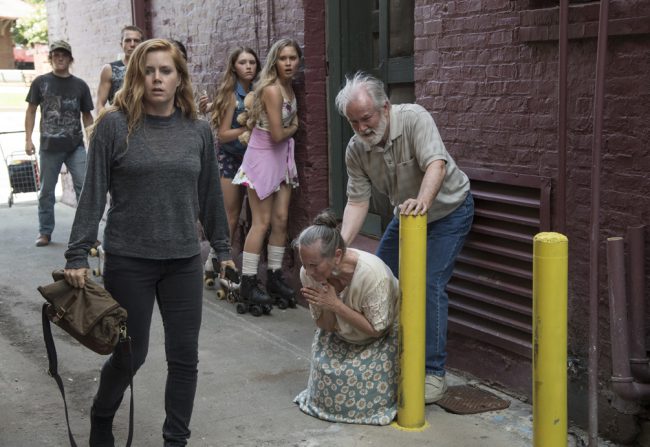 Amy Adams discovers a crime scene in the alley « Celebrity Gossip and ...