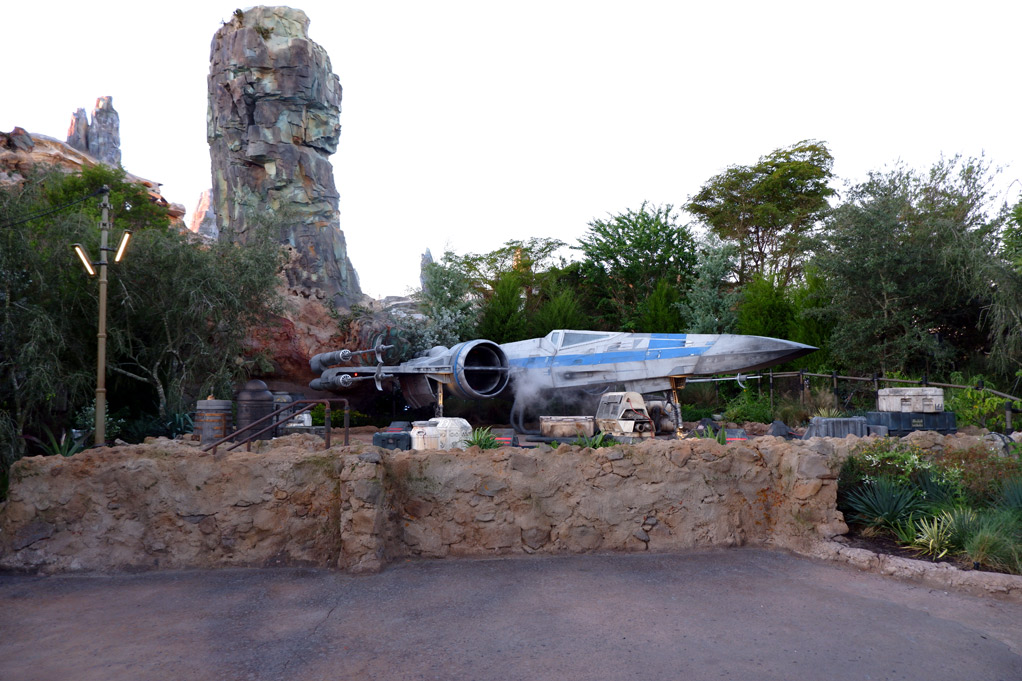 Incom T-70 X-Wing Starfighter at Star Wars: Galaxy’s Edge « Celebrity ...