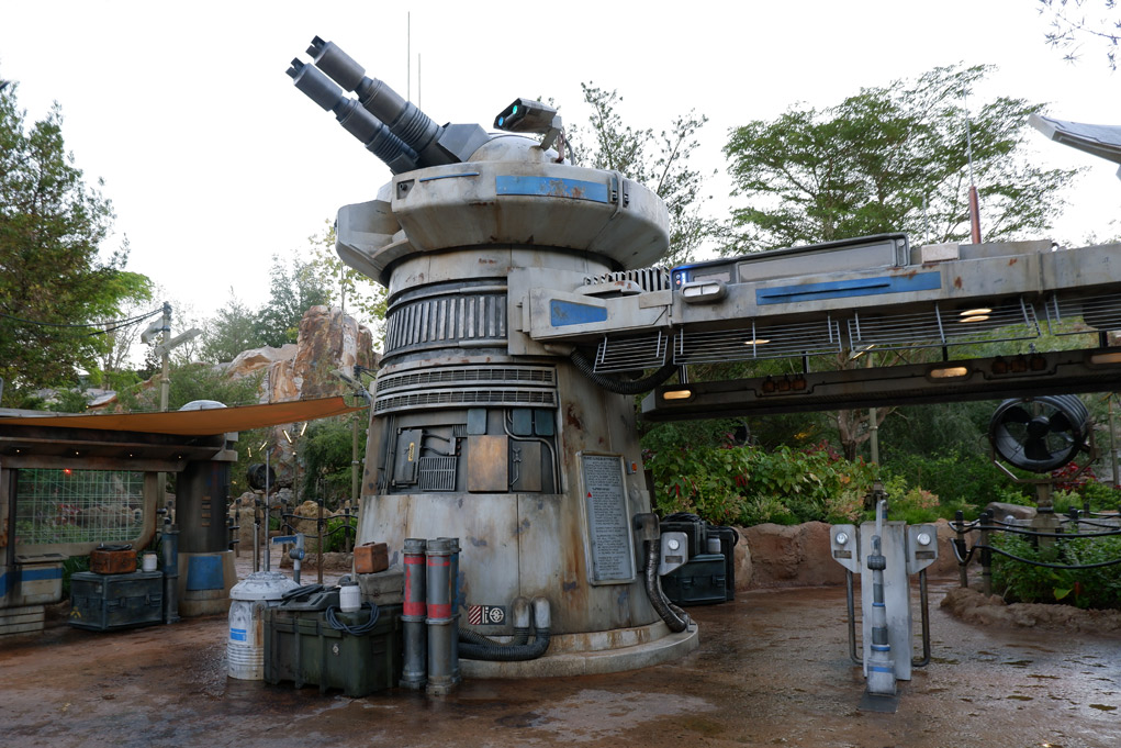 Star Wars: Rise of the Resistance ride at Star Wars: Galaxy’s Edge ...