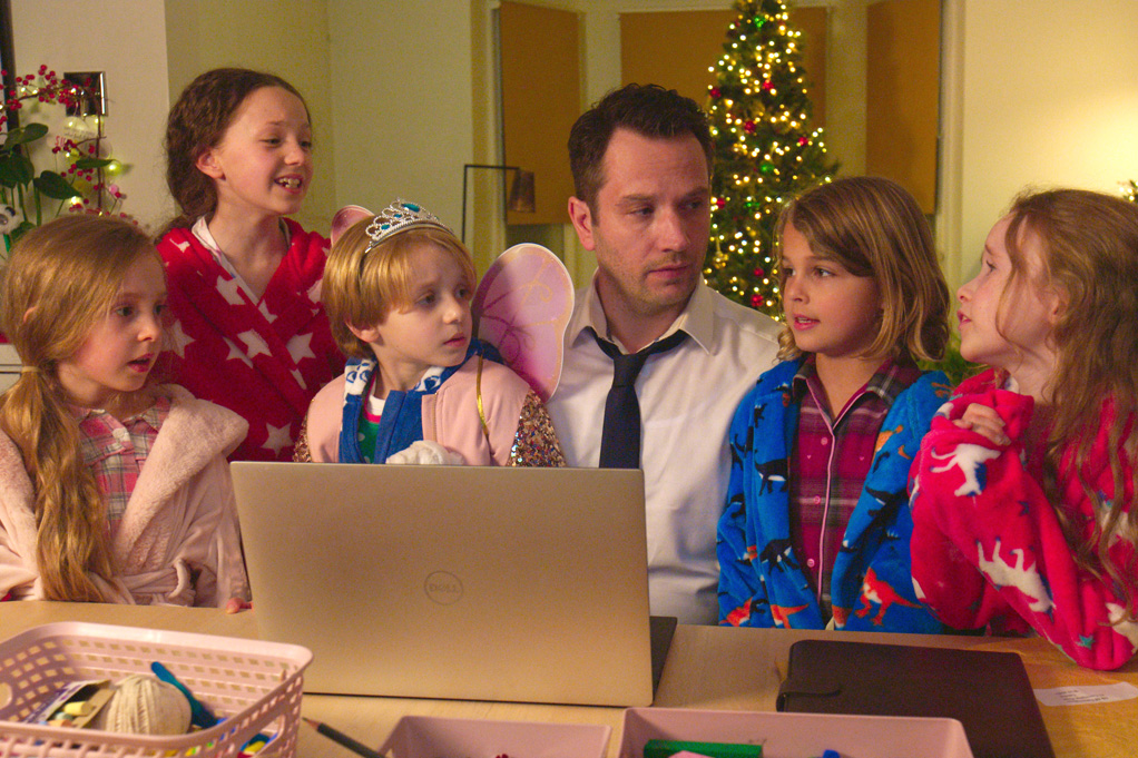 Christmas on Mistletoe Farm – November 23 « Celebrity Gossip and Movie News