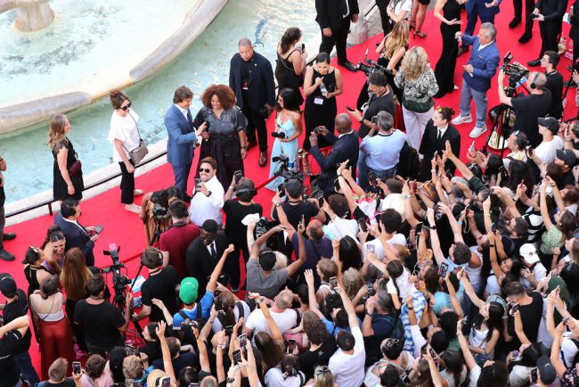 Tom Cruise, media and fans « Celebrity Gossip and Movie News