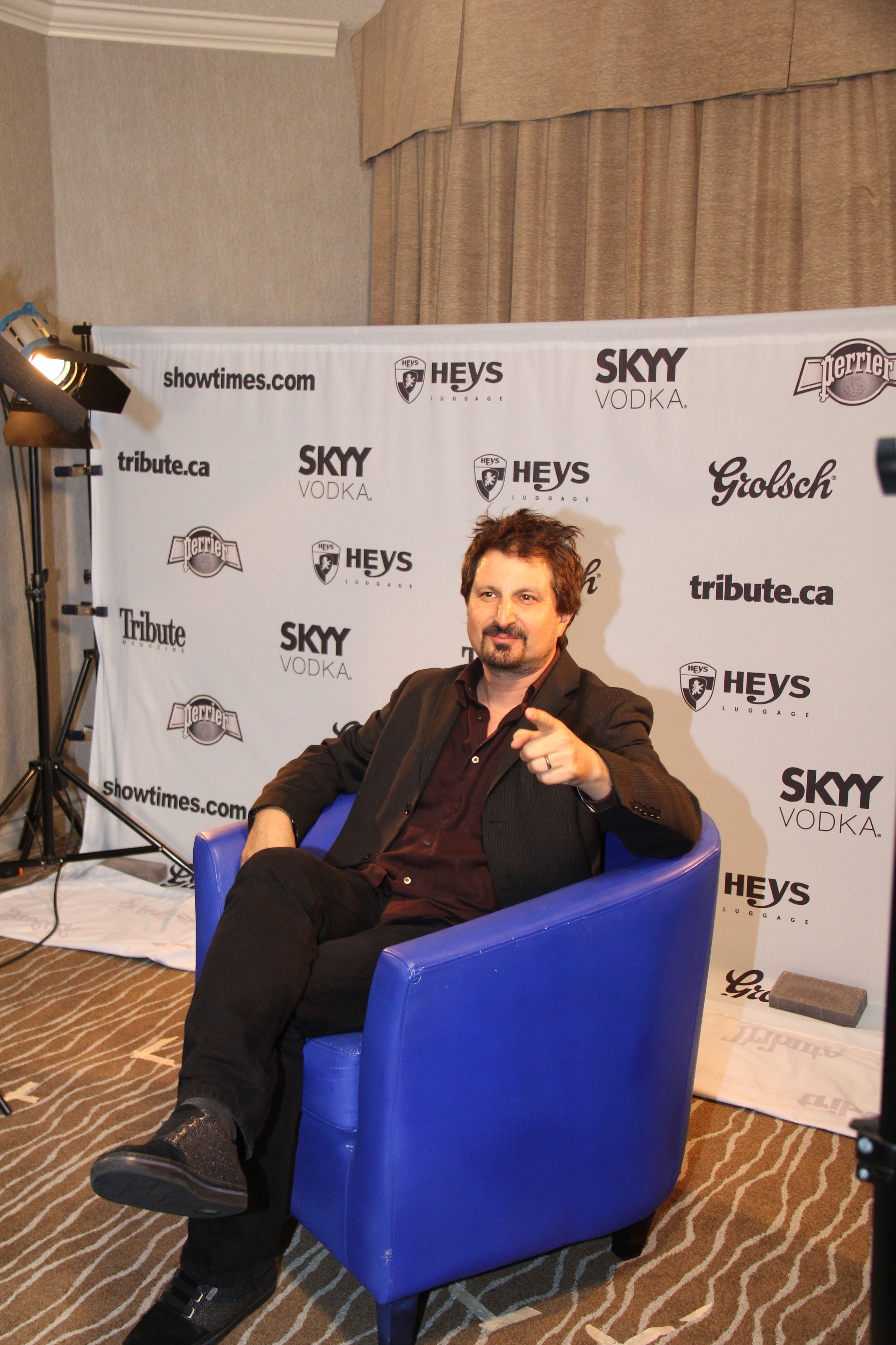 Jeff Rona just before his interview with Tribute | Toronto ...