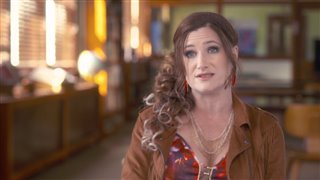 Kathryn Hahn - Bad Moms Interview (2016) | Movie Interview